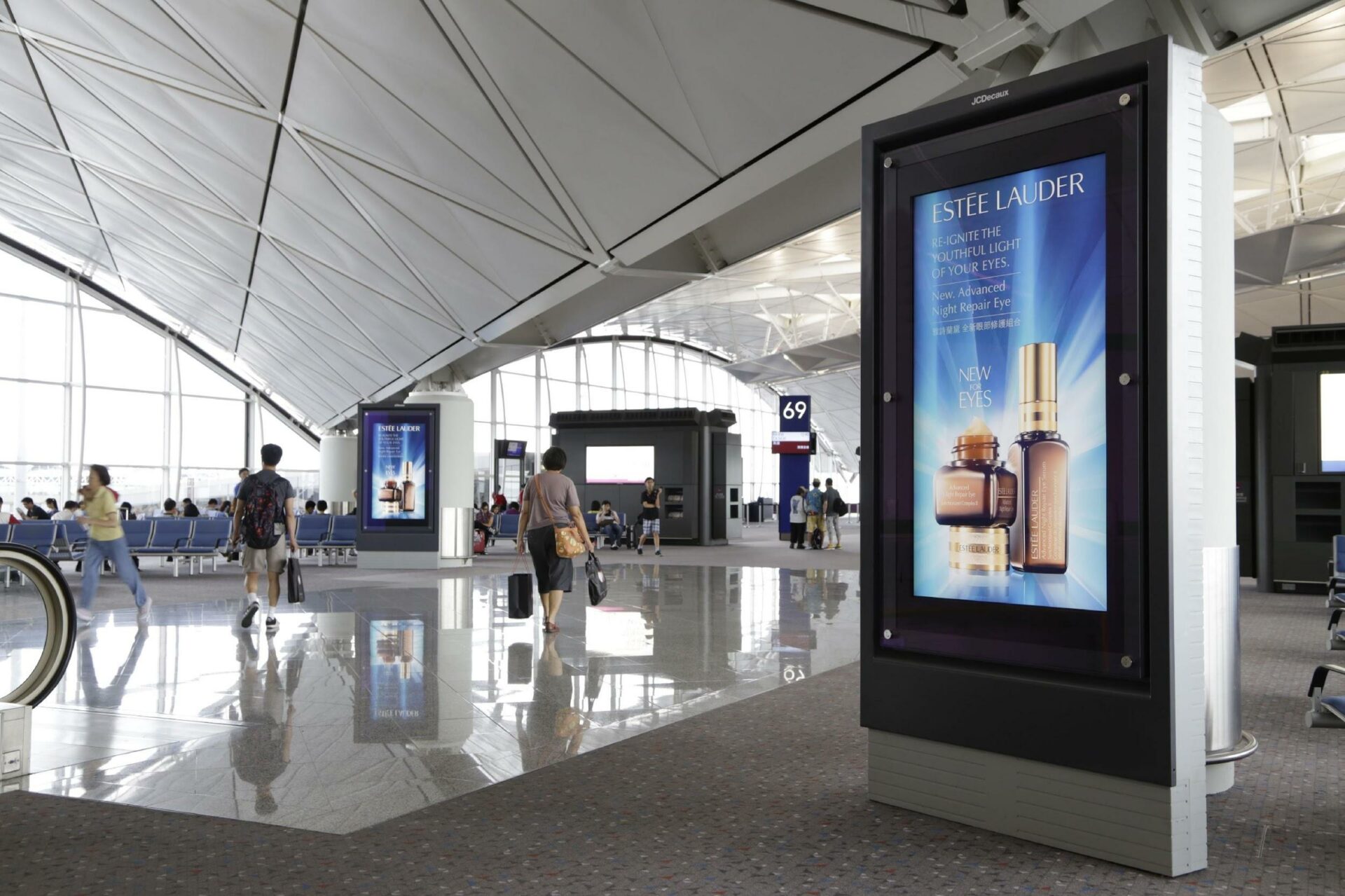 Digital billboards in Airports - amazing displays, amazing offers